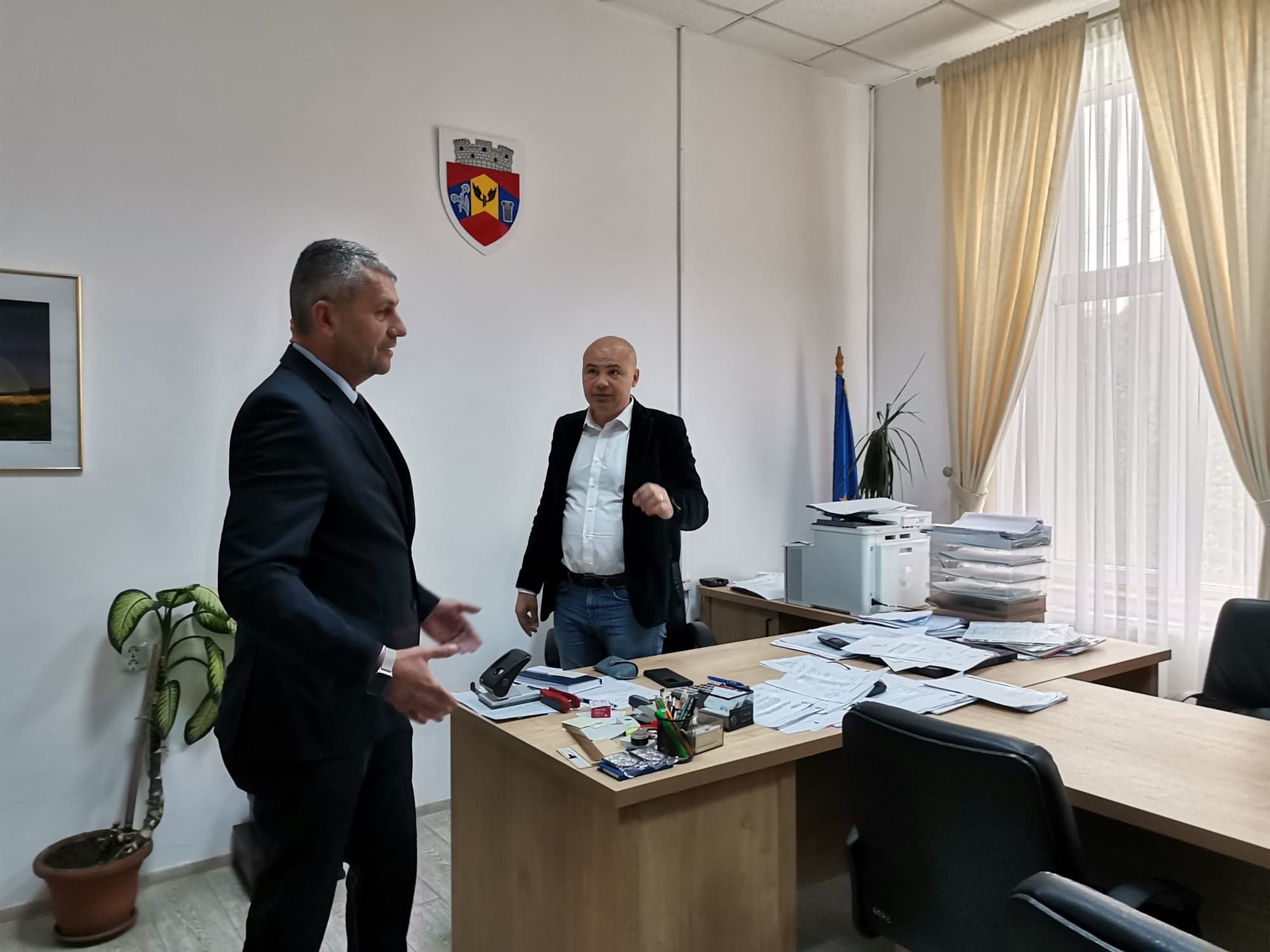 (VIDEO) Prefectul județului a „descins” la primăria Simeria, unde ...