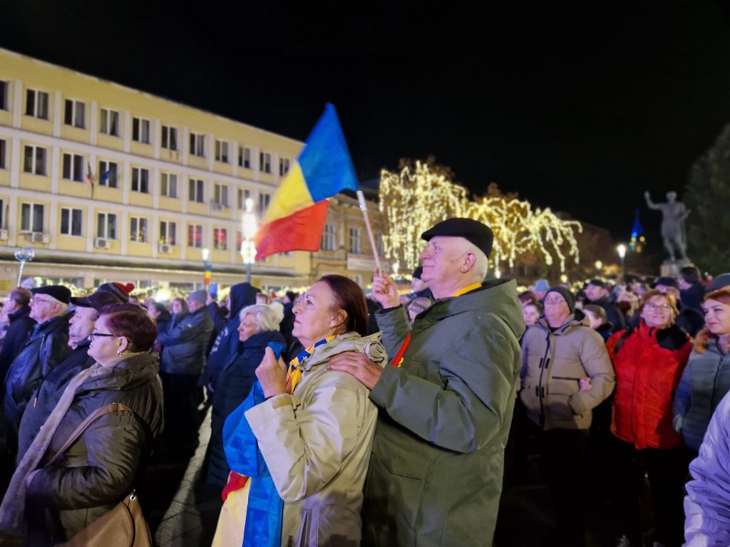 Sărbătoarea românilor, la Deva, în imagini. Sute de oameni au petrecut ...