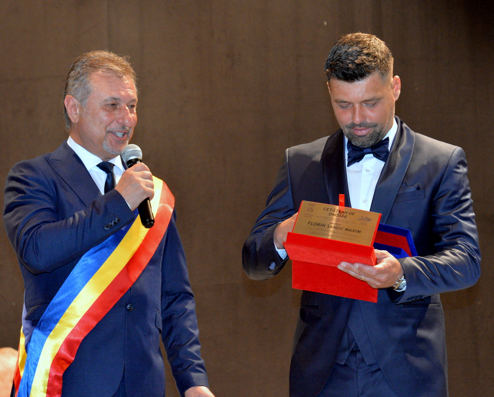 Florin Maxim – „cetăţean de onoare al municipiului Hunedoara” - Știri ...