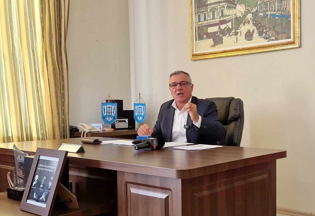 Primarul Devei, Florin Oancea, ultima conferință de presă, înainte de ...