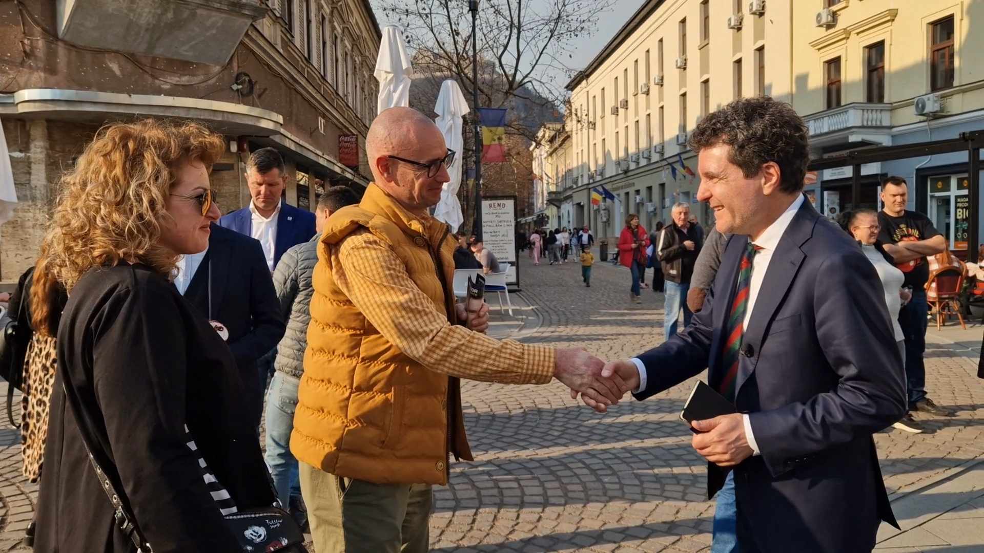 Nicușor Dan a fost prezent, duminică la Deva: „Alegerile care urmează sunt chiar despre direcția ...